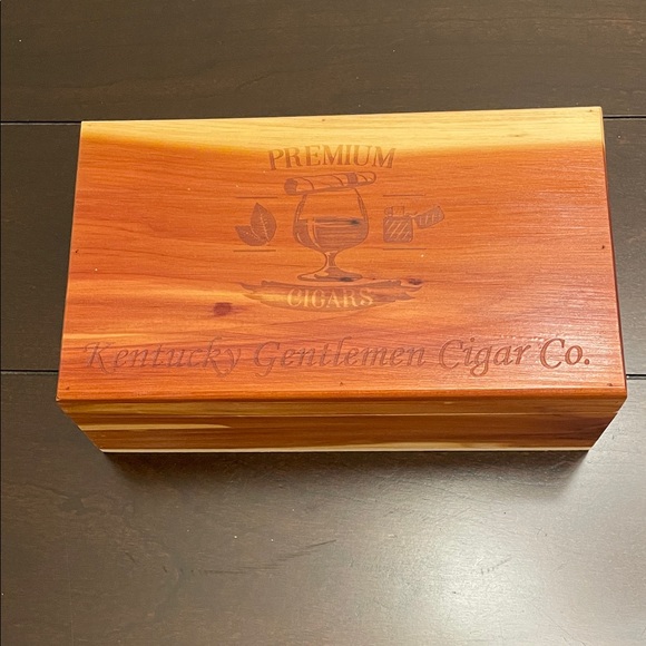 Kentucky Gentleman Cigar Co. | Accents | Wooden Cigar Box Cedar Wood ...